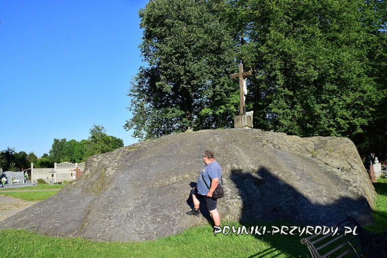 głaz Trygław | Pomniki przyrody